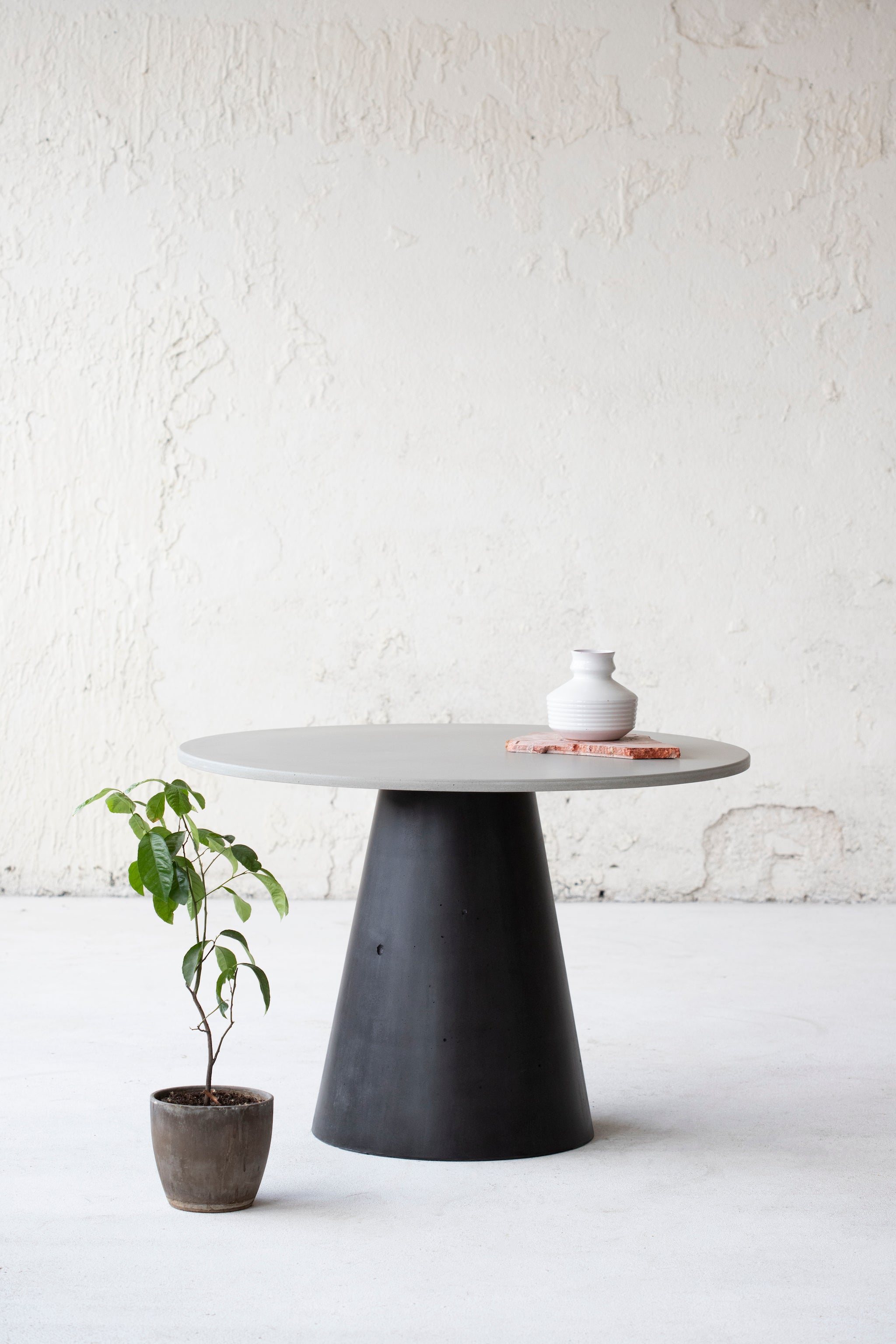 How to Choose a Perfect Concrete Dining Table – betono.shop
